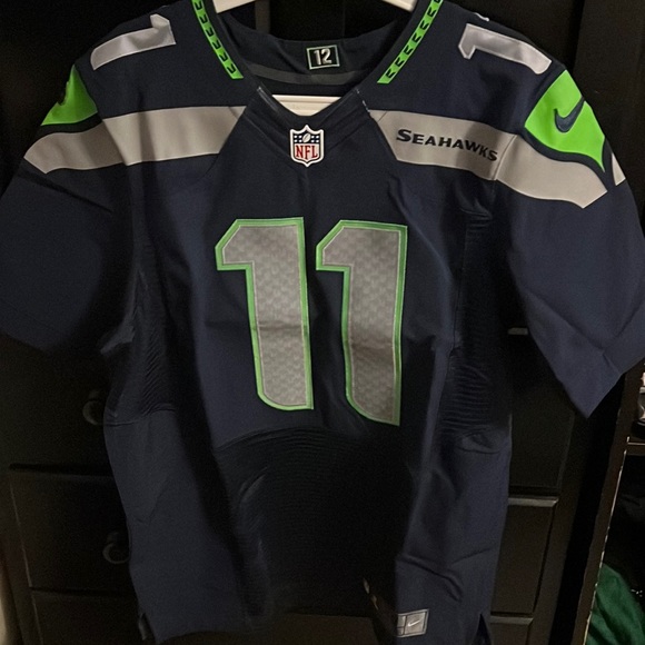 Nike | Shirts | Mens Nike Official Nfl Seattle Seahawks | Poshmark